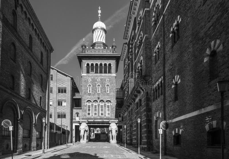 Elephant Gate editorial photography. Image of gate, carlsberg - 75937647