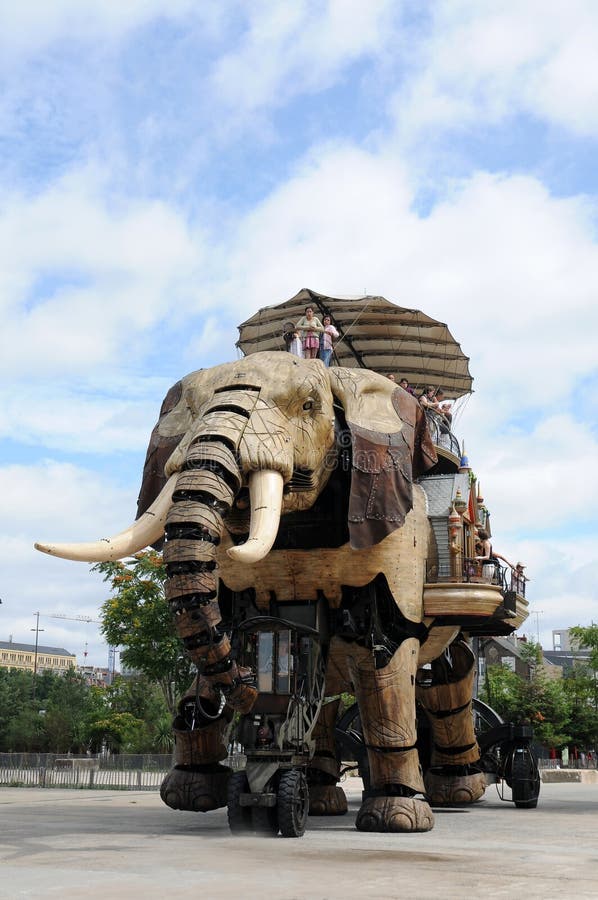 Elephant machine editorial photography. Image of colaossal - 18308187