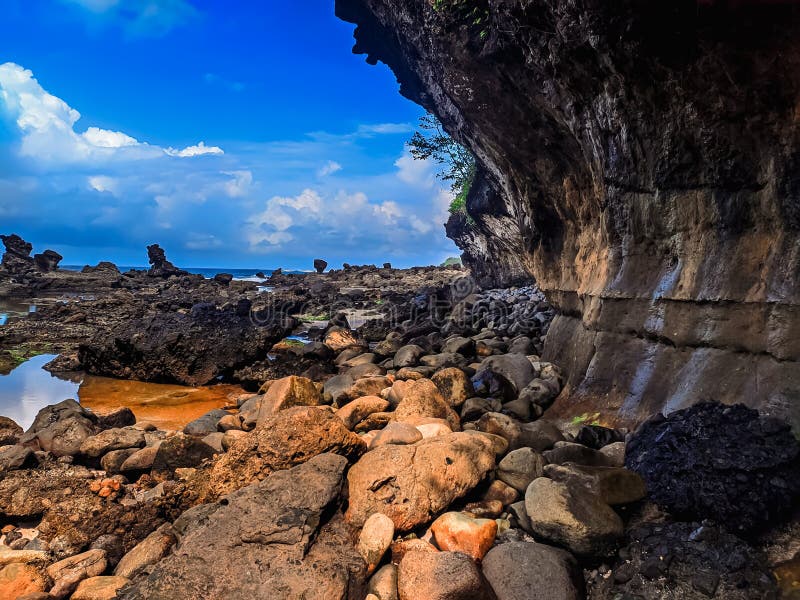 The Sea is Receding You Can See Eroding Waves Stock Image - Image of ...