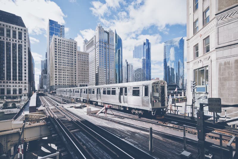 Elevated Railway Train in Chicago Editorial Image - Image of famous ...