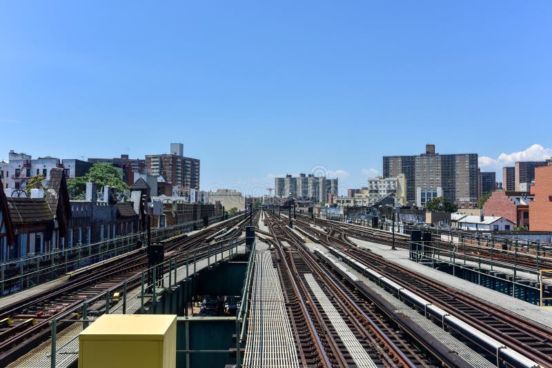 Elevated Train Lines - Brooklyn Stock Photo - Image of york, railway ...