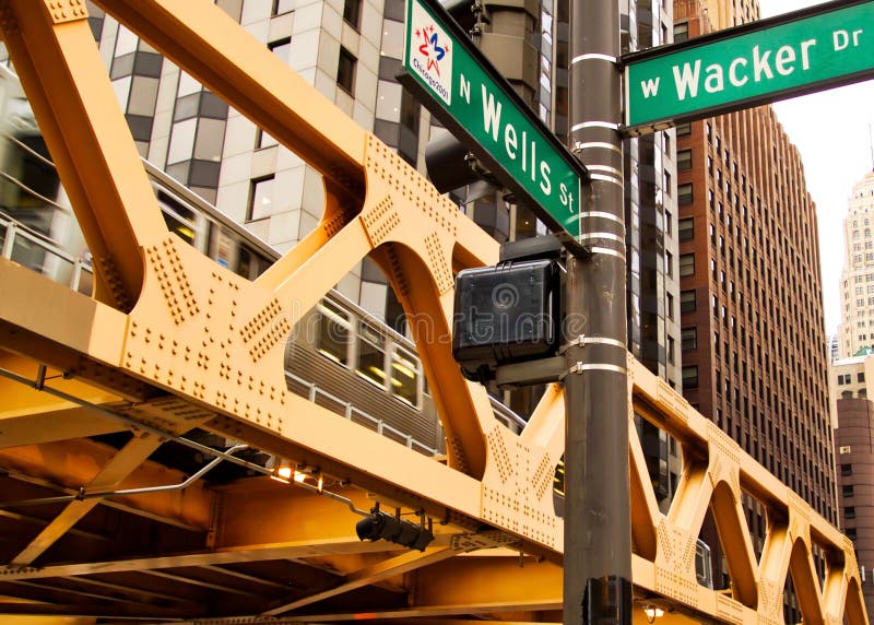 Elevated Train System in Chicago on the Corner of Wells and Wacker ...