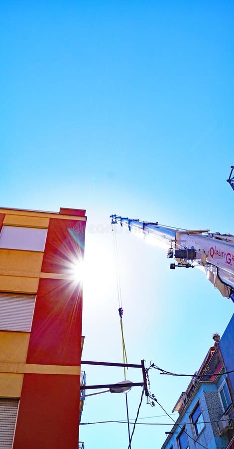 Elevating Platform on a Facade of a Building in Barcelona Editorial ...
