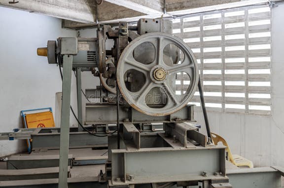 Elevator Motor in Elevator Engine Room Stock Image - Image of inside ...