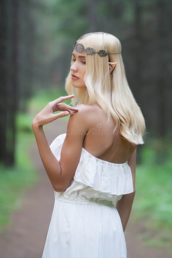 Elf Mooi meisje stock foto. Image of ogen, fantasie, emotie - 57820744