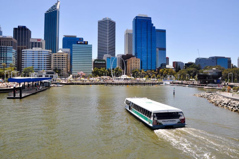 Elizabeth Quay: Ferry Na Entrada Fotografia Editorial - Imagem de cais ...