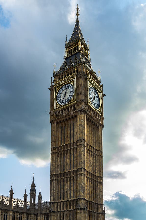 Elizabeth Tower with Big Ben in Front of a Dramatic Sky, London Stock ...