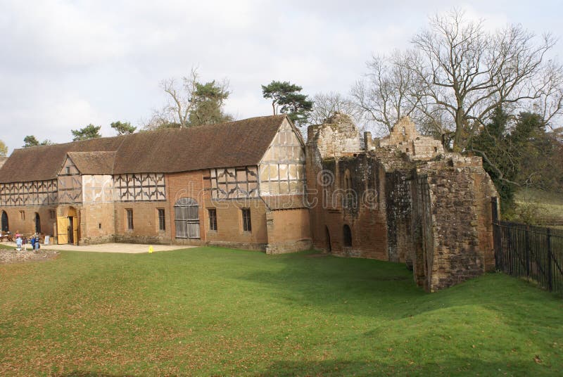 Elizabethan Barn. Kenilworth Castle, Warwickshire, England, Europe ...