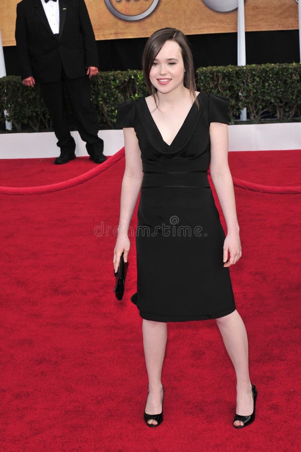 Ellen Page editorial stock image. Image of page, sleeves - 45216719