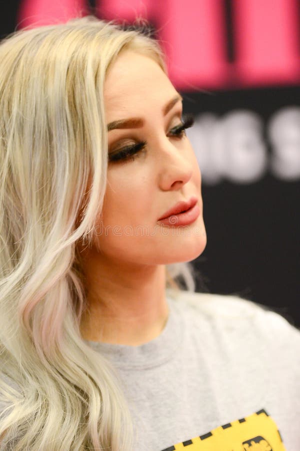 Ellimacs SFX Famous on Youtube in Makeup Editorial Stock Image - Image ...