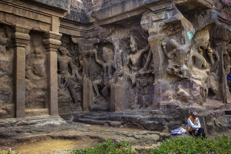 Ki Khai, Cueva 14, Ellora Caves, La India De Ravan Foto editorial ...