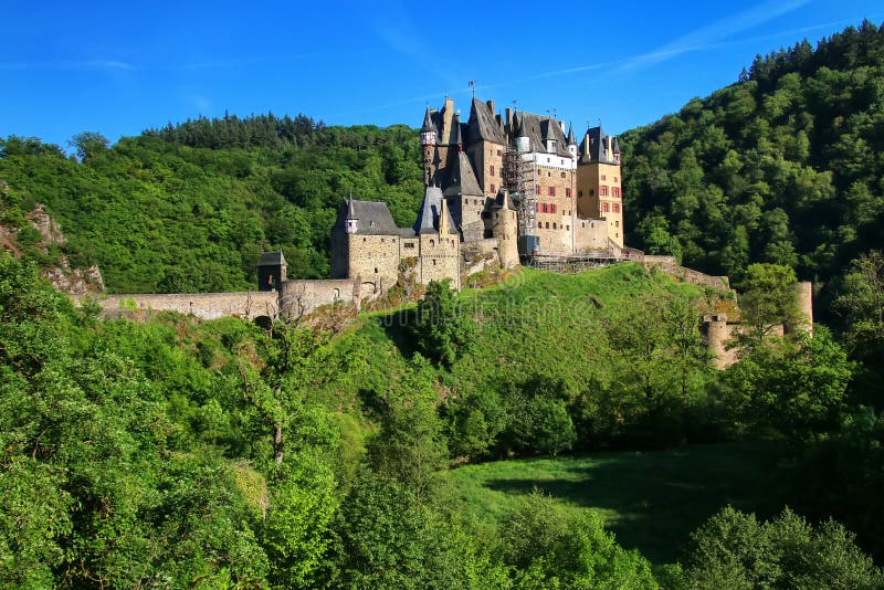 Eltz Kasztel W Palatinate, Niemcy Obraz Editorial - Obraz złożonej z ...