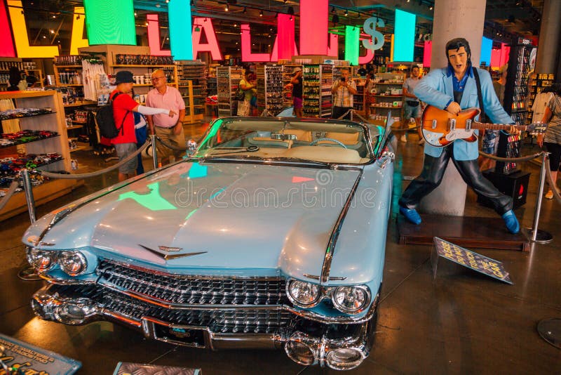 Elvis Presley-` s Auto redaktionelles stockbild. Bild von motor - 110697444