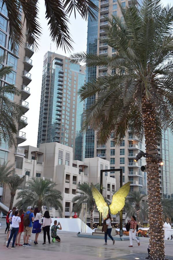 Emaar Boulevard in Dubai, UAE Editorial Stock Photo - Image of emaar ...