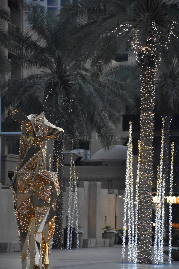 Emaar Boulevard in Dubai, UAE Editorial Photography - Image of shopping ...