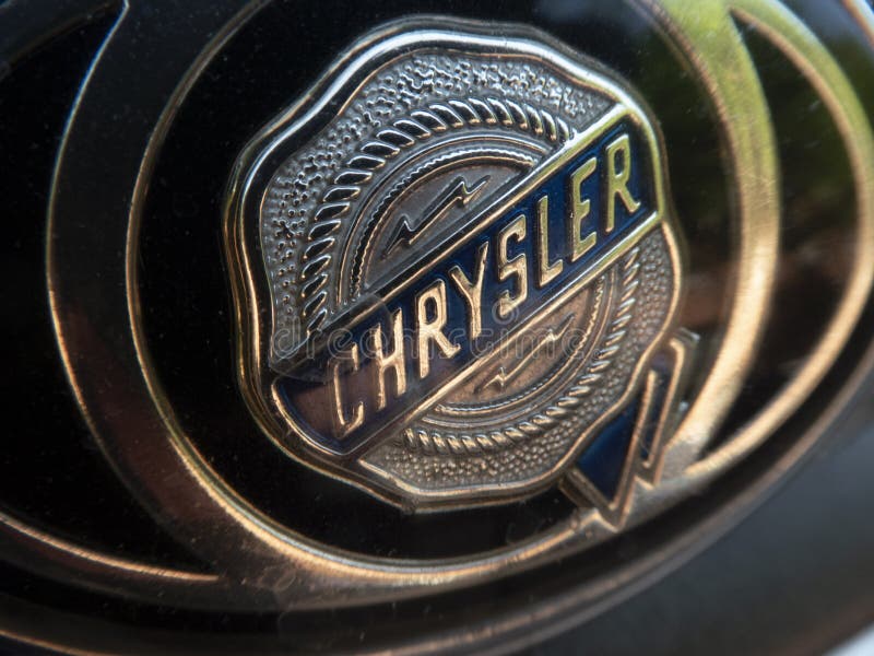Emblema Dell'automobile Di Chrysler Immagine Editoriale - Immagine di ...