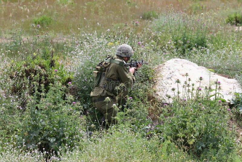 Emboscada foto de stock. Imagem de solda, israelense, luta - 695998