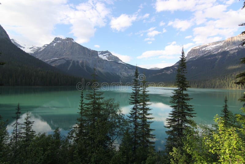 Emerald Lake stock image. Image of allowing, clear, july - 20275963