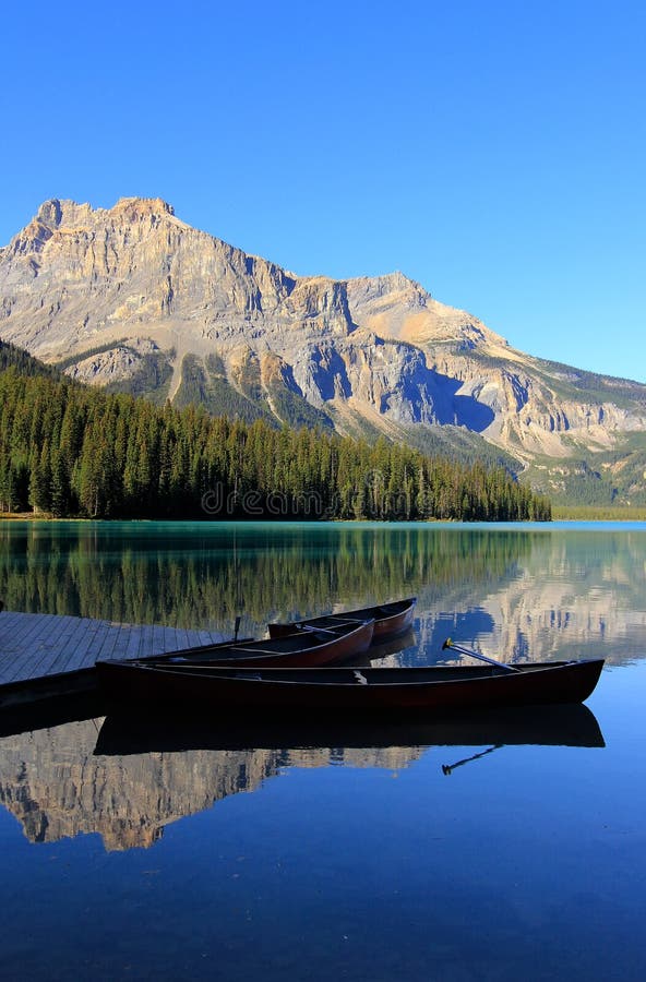 Emerald Lake, Yoho National Park, British Columbia, Canada Stock Photo ...