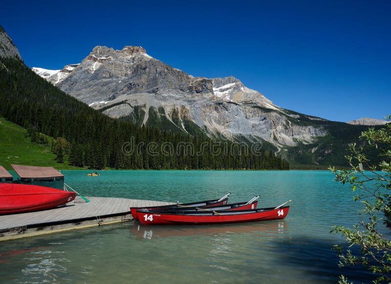 Emerald Lake in Yoho National Park Stock Photo - Image of mountain ...