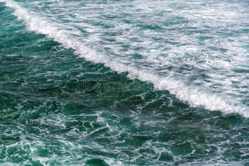 Emerald Waves Breaking with White Foam in Turquoise Ocean.Dynamic Ocean ...