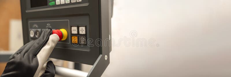 105 Cnc Machine Emergency Stop Button Stock Photos - Free & Royalty ...
