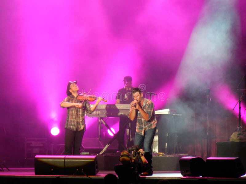 Emerson Drive no concerto imagem de stock editorial. Imagem de teclado ...