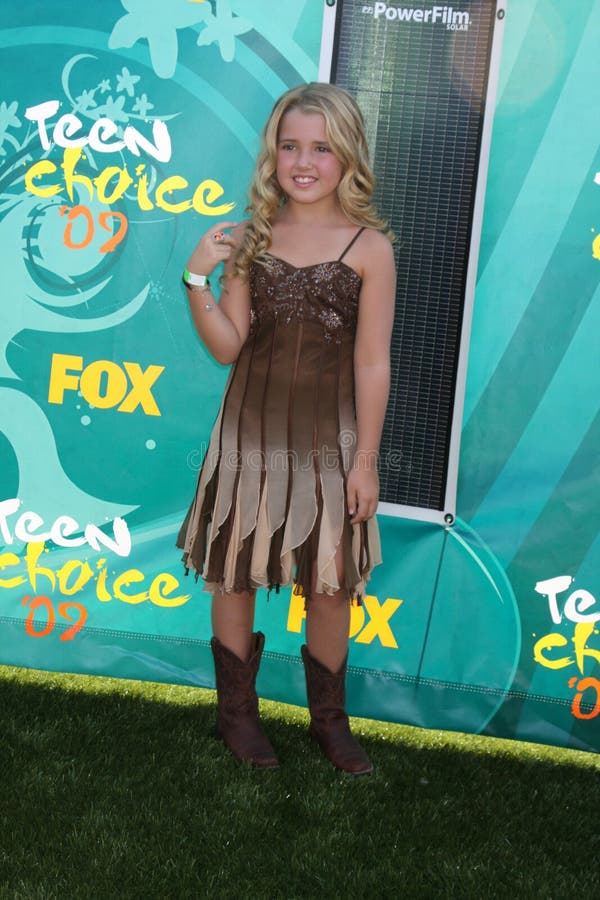 Emily Grace Reaves editorial image. Image of arclight - 35223005