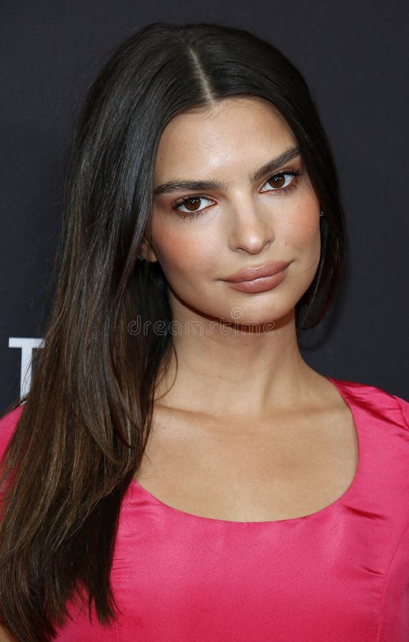 Emily Ratajkowski redaktionelles stockfoto. Bild von berühmtheit - 58689168