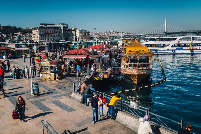 Eminonu, Istanbul editorial photography. Image of ferry - 68706922