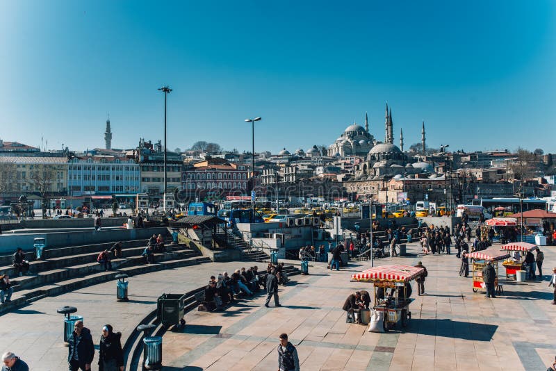Eminonu, Istanbul editorial stock image. Image of bosphorus - 68706934