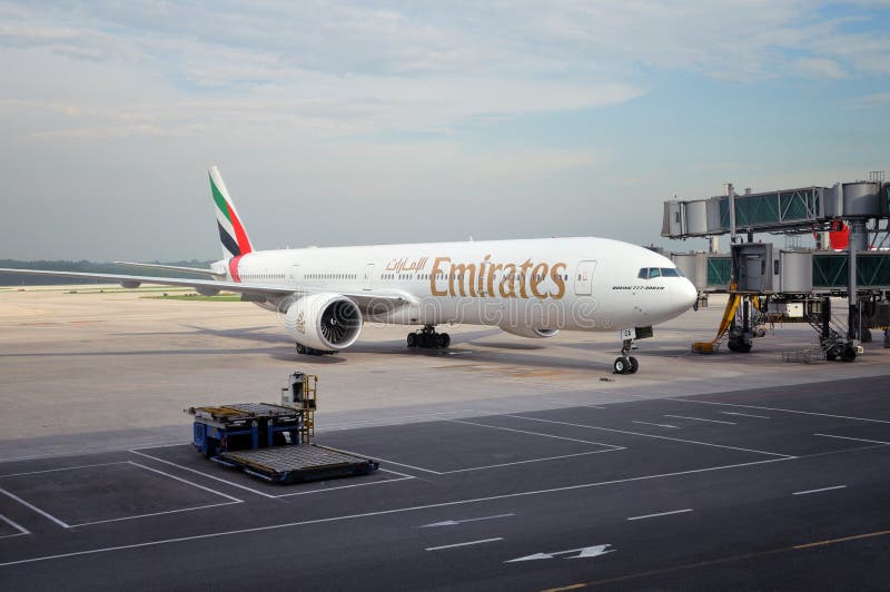 Emirates Boeing 777-300ER Dubai Airport Editorial Image - Image of ...