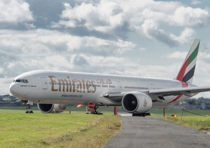 Boeing 757 stock image. Image of aerodrome, pilot, journey - 17583791