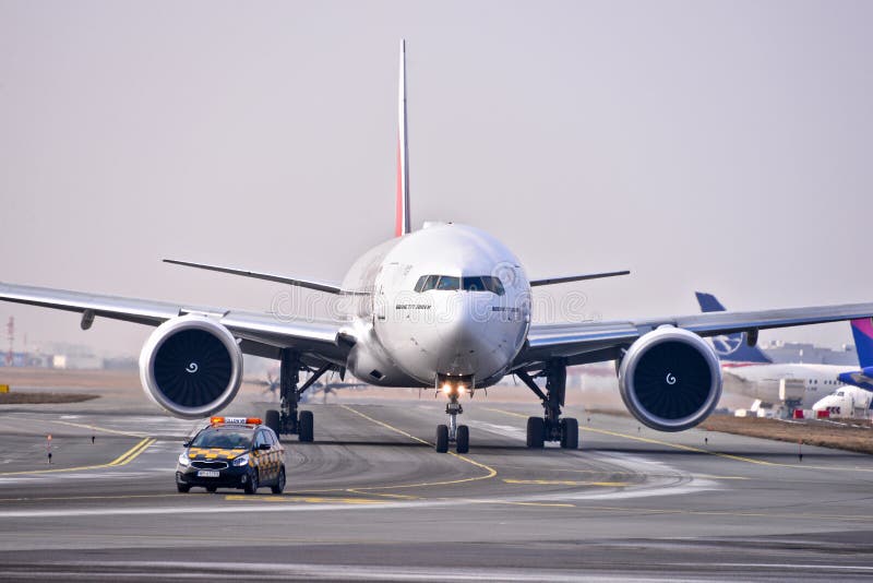 Emirates B777 editorial photo. Image of b777, flight - 255291696
