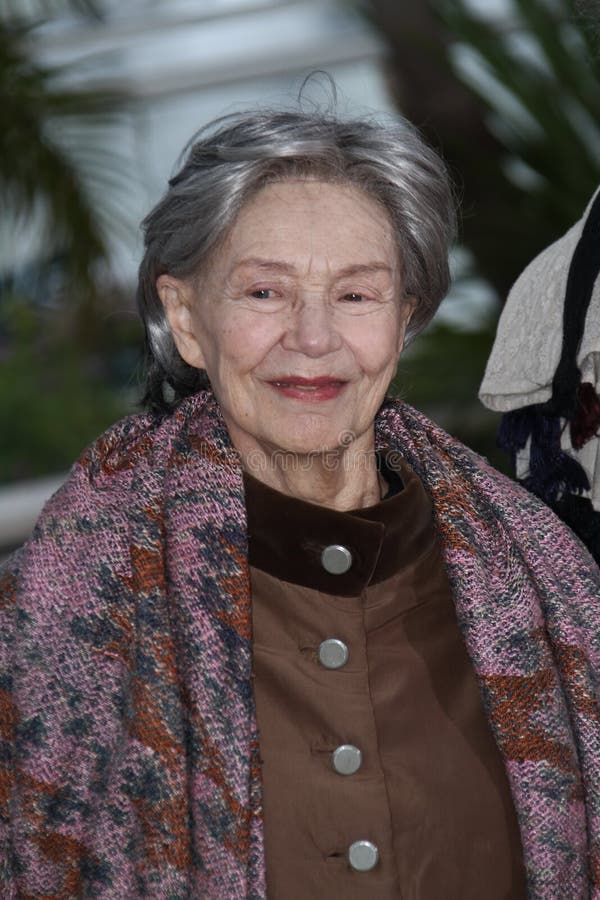 Emmanuelle Riva editorial stock image. Image of portrait - 25417994