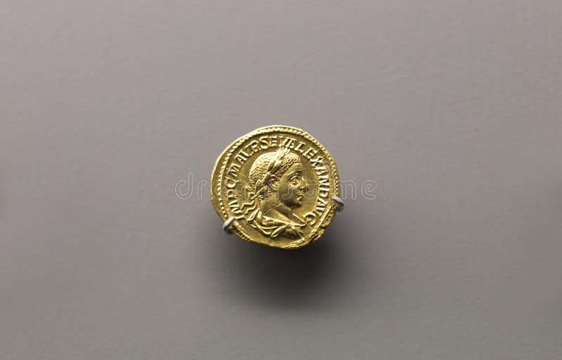 Emperor Severus Alexander Aureus - Moeda De Ouro, 222-235 AC Foto de ...