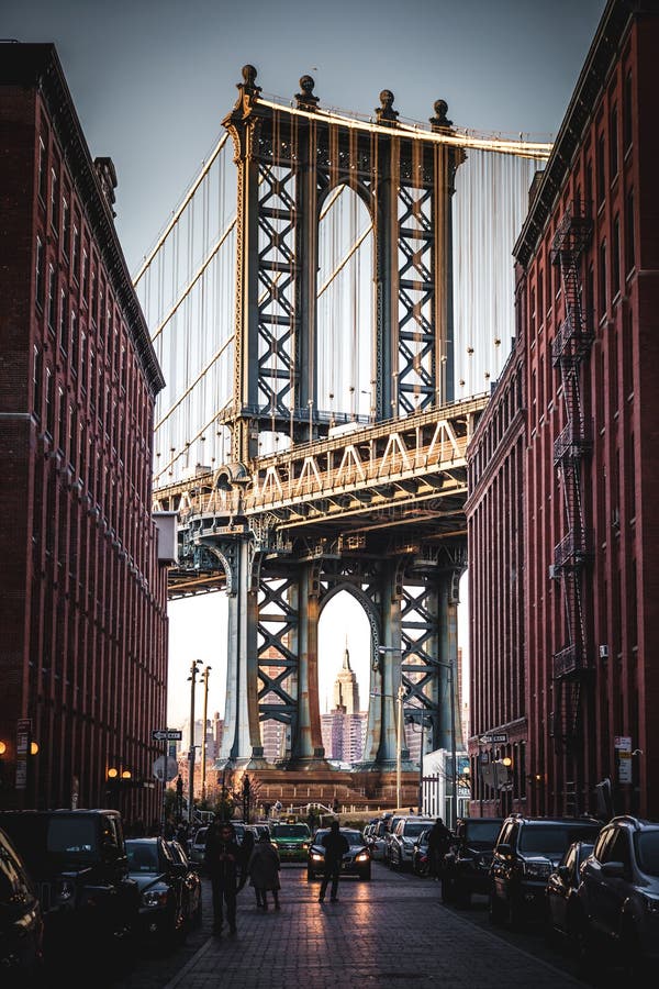 Empire State Building Sits Inside the Manhattan Bridge Editorial Image ...