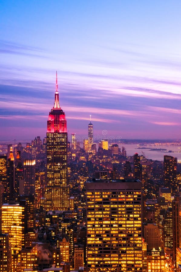 Empire State Tower at Sunset Editorial Image - Image of downtown ...