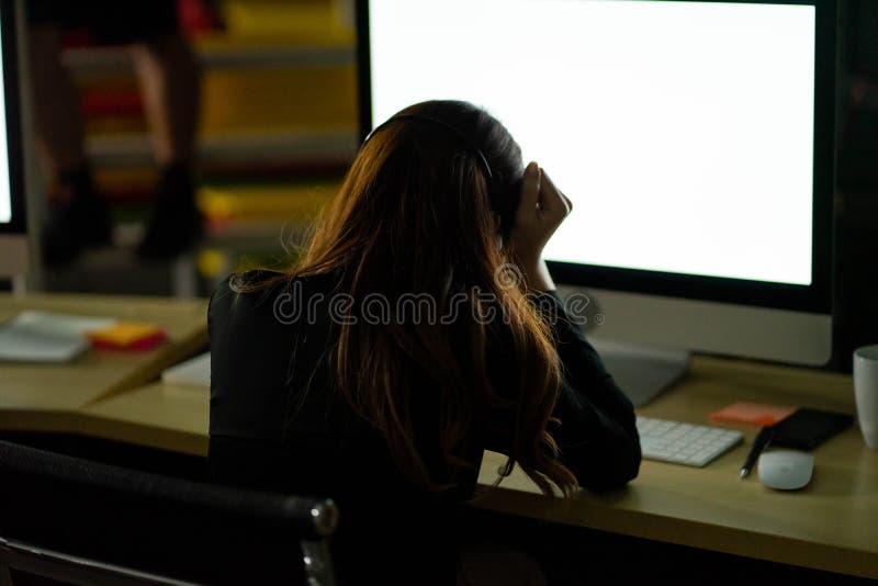 Employee Customer Service Representative Working As Technical Support ...