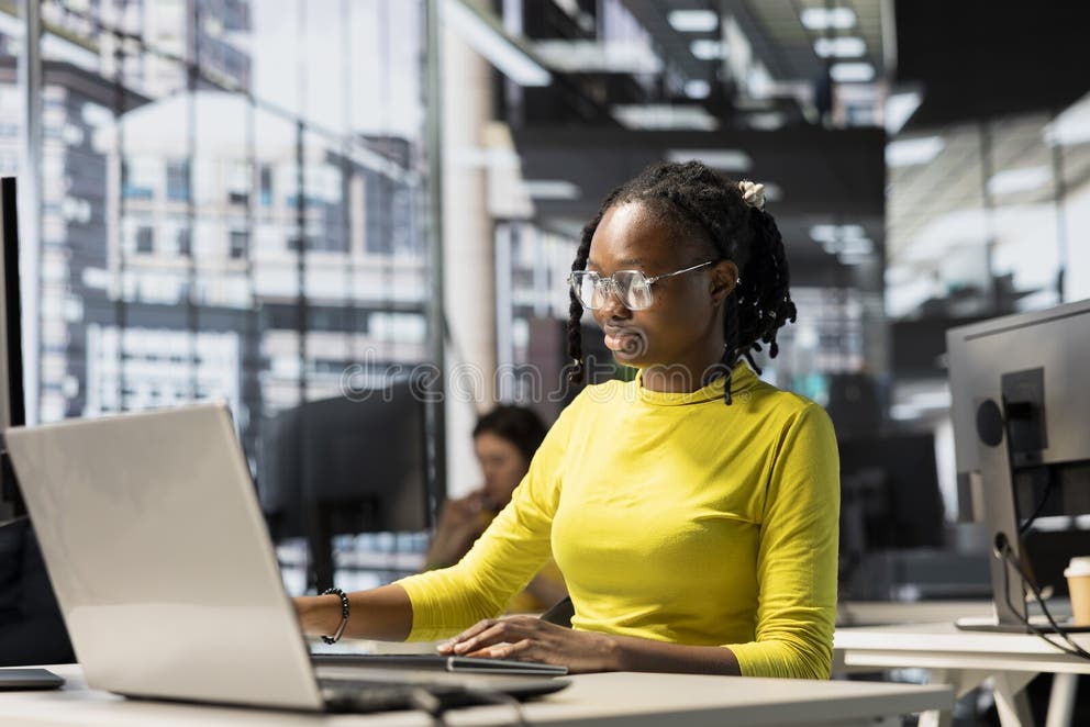 It Employee Designing, Developing and Maintaining Software Applications ...