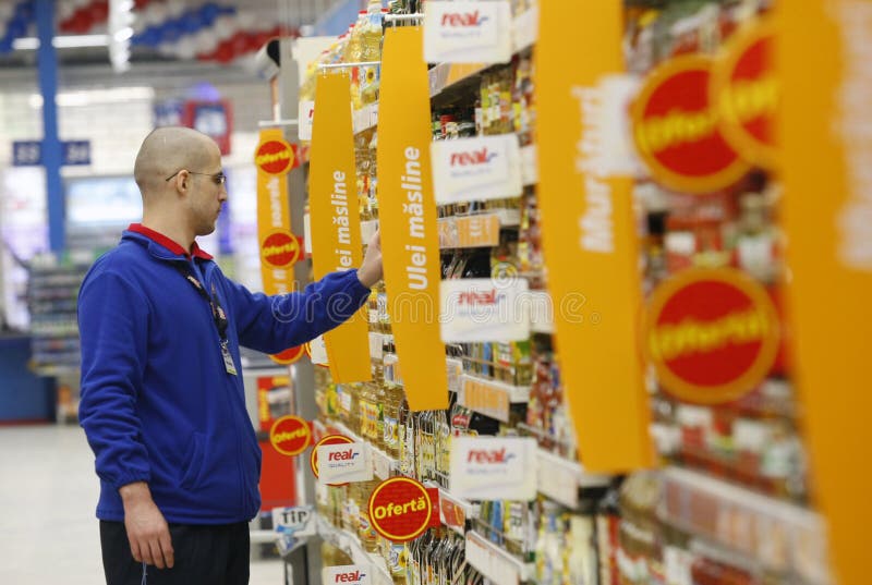 Carrefour Supermarket Logo and Shopping Cart Editorial Photography ...