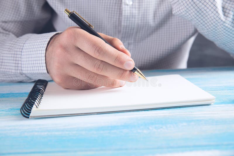 Empresario Tomando Notas En Cuaderno Foto de archivo - Imagen de diario ...