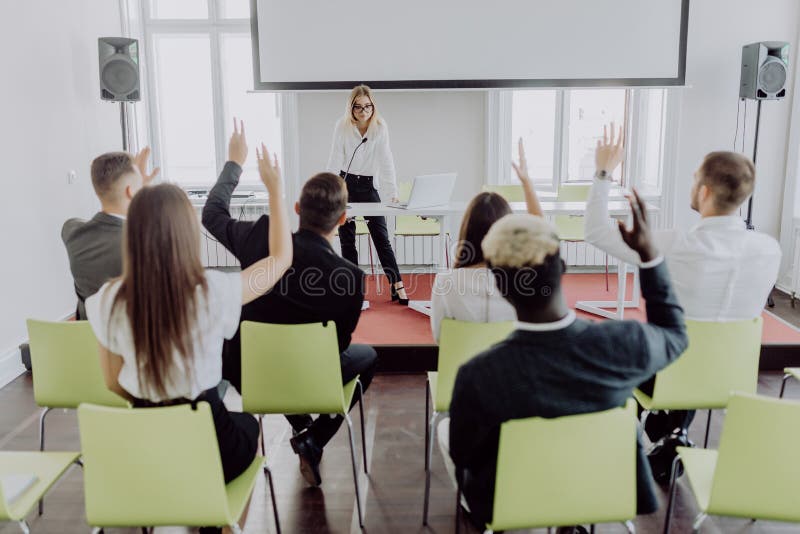 Conferência De Negócio Reunião De Negócio Executivos Em Formal Foto De