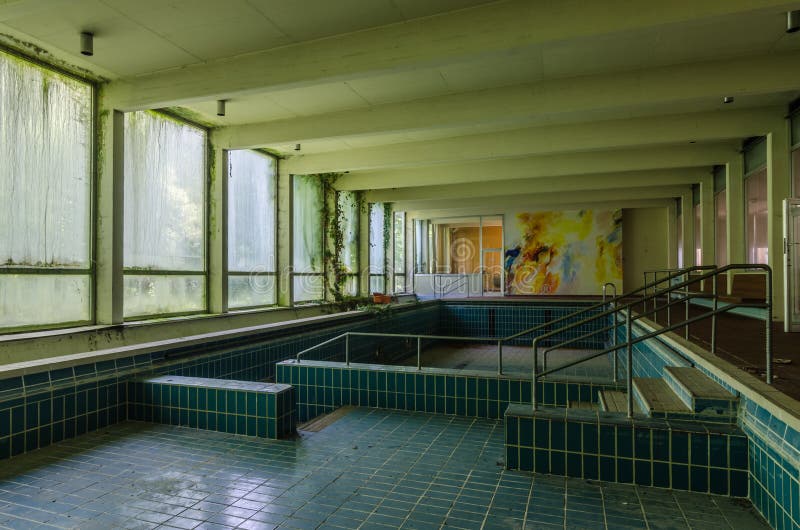 758 Empty Abandoned Swimming Pool Stock Photos - Free & Royalty-Free ...