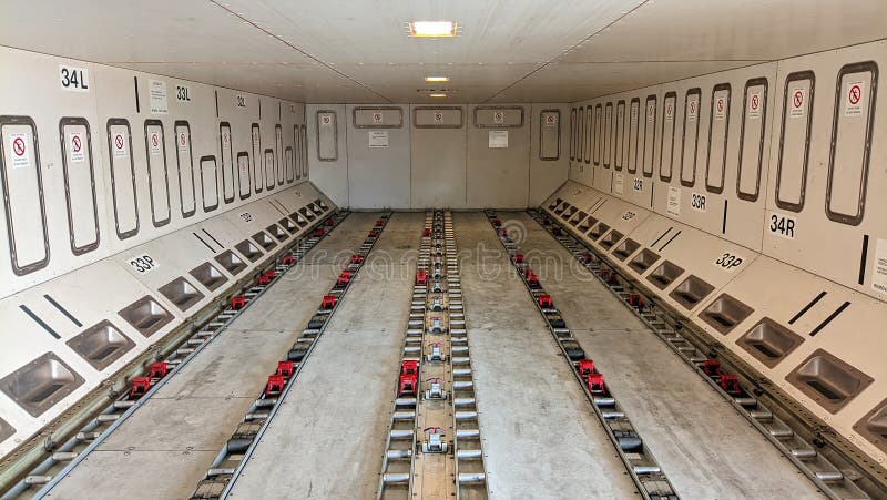 706 Widebody Cargo Aircraft Stock Photos - Free & Royalty-Free Stock ...