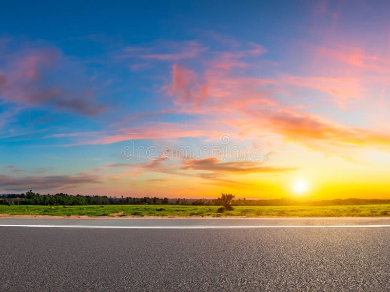 Empty Asphalt Road and Beautiful Sky at Sunset, Panoramic View Stock ...