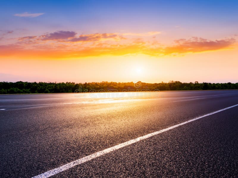 Empty Asphalt Road and Beautiful Sky at Sunset, Panoramic View Stock ...