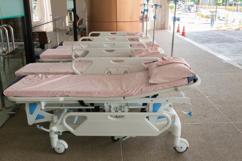 Empty Bed in the Hospital Emergency Department . Deluxe Private Ward ... Empty Bed in the Hospital Emergency Department . Deluxe Private Ward ...