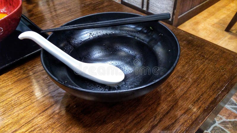 An empty bowl of ramen stock image. Image of soup, messy - 156356583