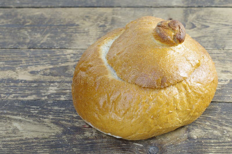 Empty Bread Bowl with a Lid Stock Image - Image of round, continental ...